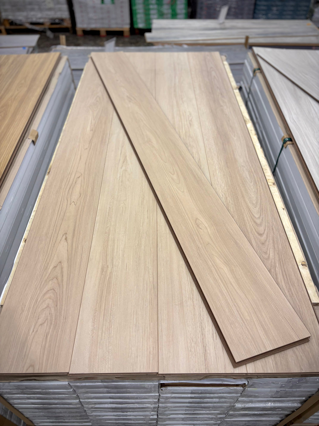 Ash Blond – SoniInteriorsSupply